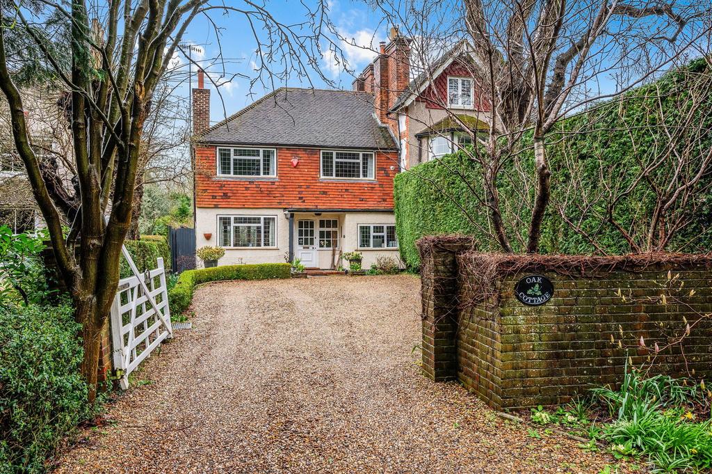 Tilburstow Hill Road, Godstone RH9 4 bed semi-detached house - £650,000