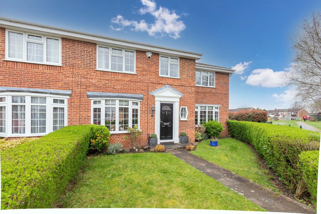 Maidenhead SL6 4 bed semi-detached house - £679,000