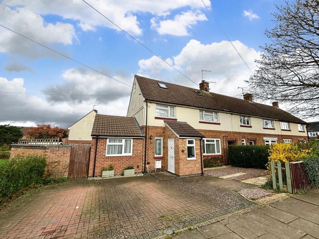Windrush Road, Hardingstone... 5 bed end of terrace house - £325,000