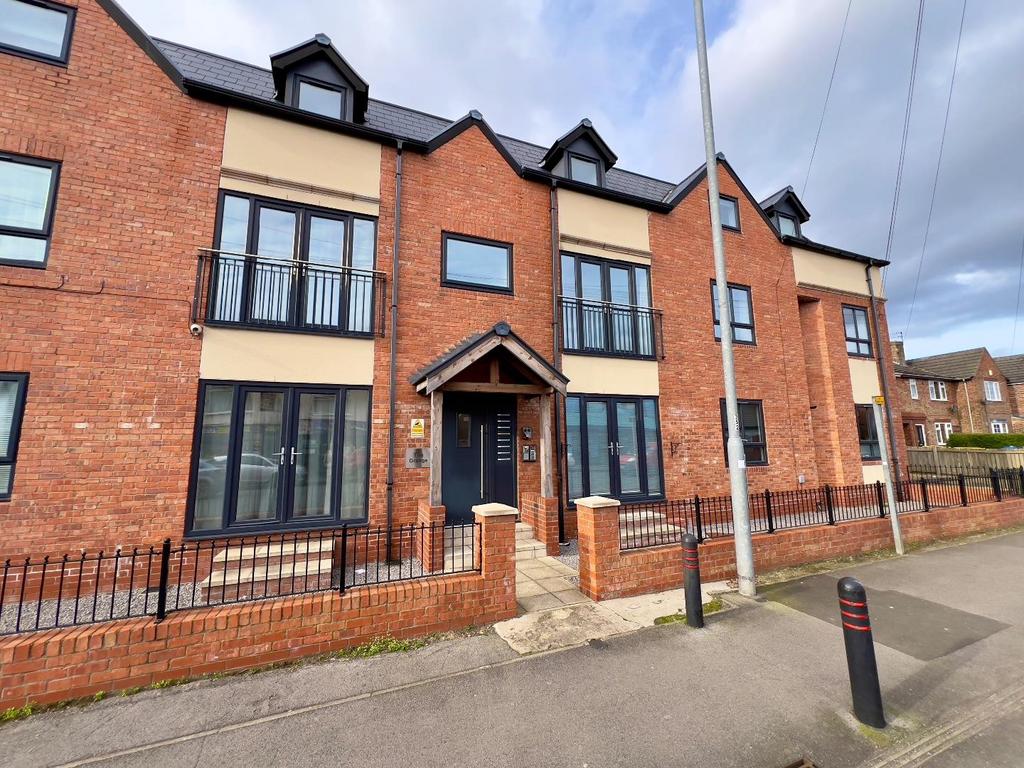 Kepier Crescent, Gilesgate, Durham 2 bed apartment - £145,000