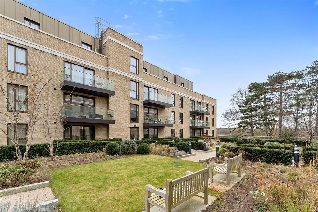 Bruton House, Daffodil Crescent, Barnet 2 bed apartment for sale - £670,000