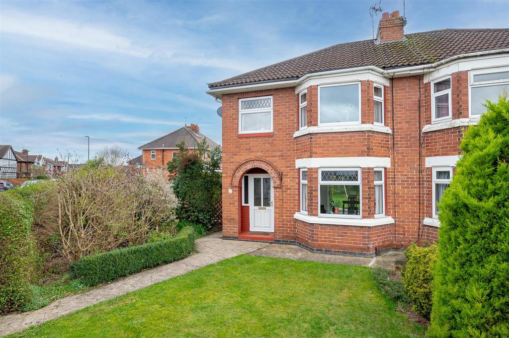 Shelley Grove, Rawcliffe, York, YO30 5SP 3 bed semi-detached house - £ ...