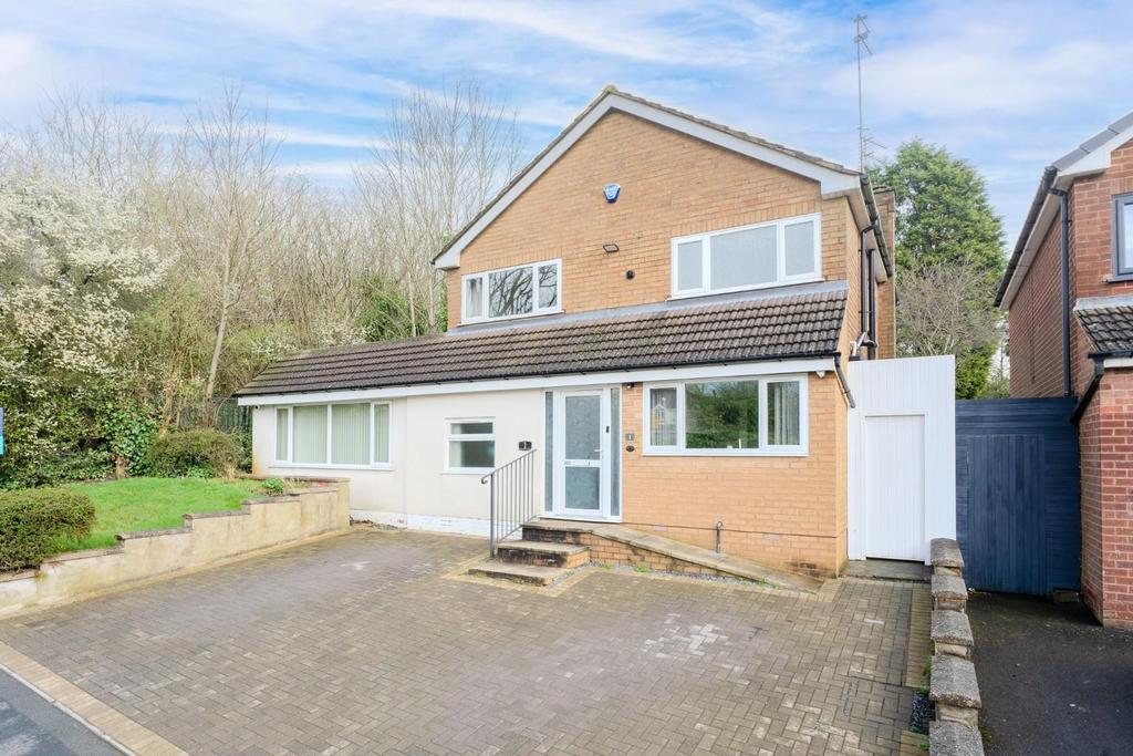 High Arcal Drive, DY3 3 bed detached house - £300,000