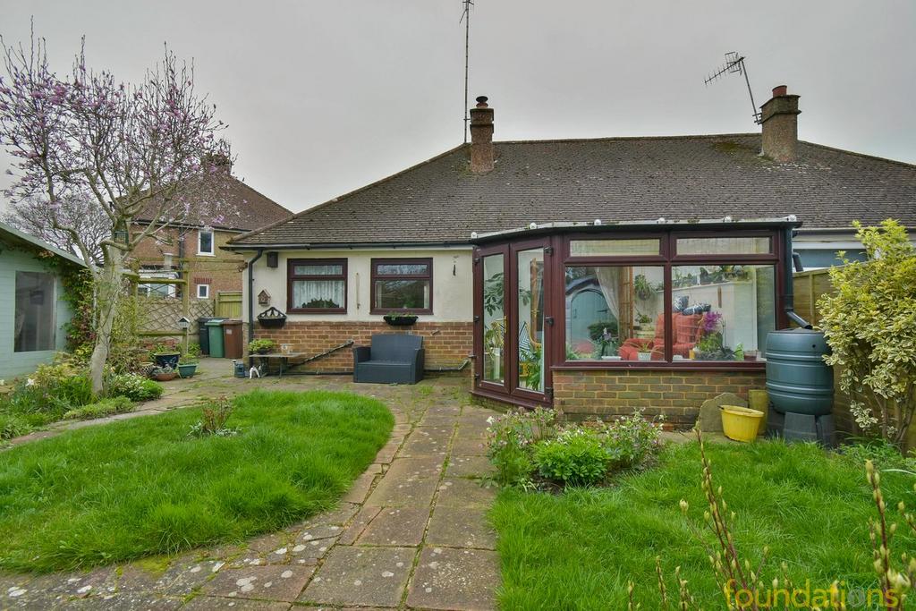 St James Crescent, Bexhill-on-Sea, TN40 2 bed semi-detached bungalow ...