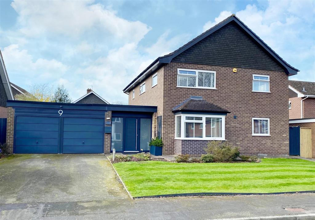 9 Woodside Drive, Shrewsbury, SY3 9BW 4 bed detached house - £600,000