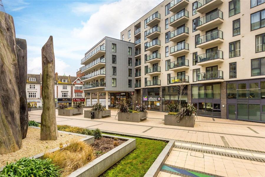 Cardinal Place, Woking GU22 Studio - £1,150 pcm (£265 pw)