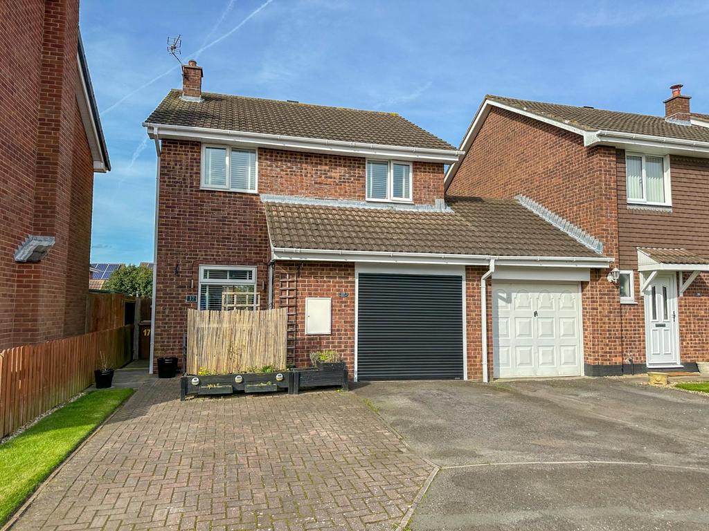 Prince Philip Drive... 3 bed link detached house - £185,000