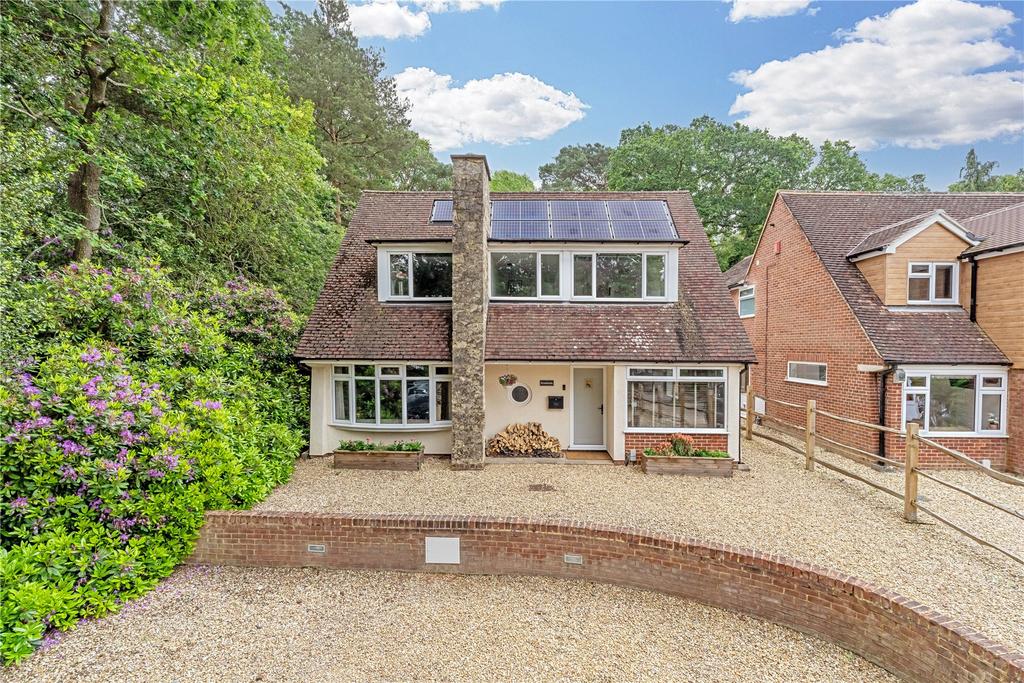 Warren Lane, Finchampstead... 3 bed detached house - £875,000