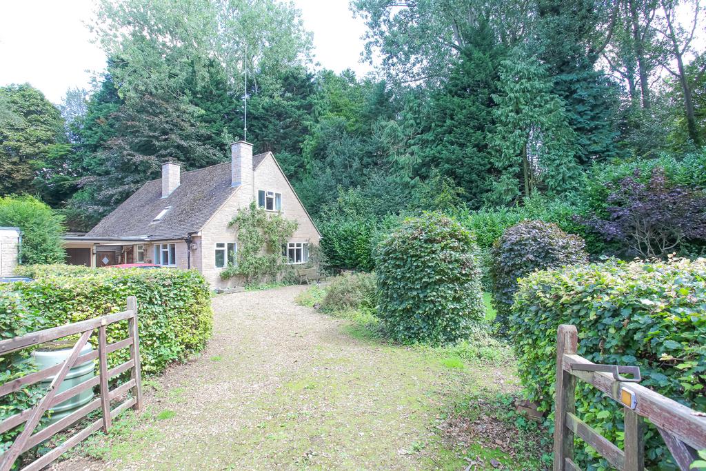 Brookside, Hook Norton OX15 4 bed detached house for sale - £550,000
