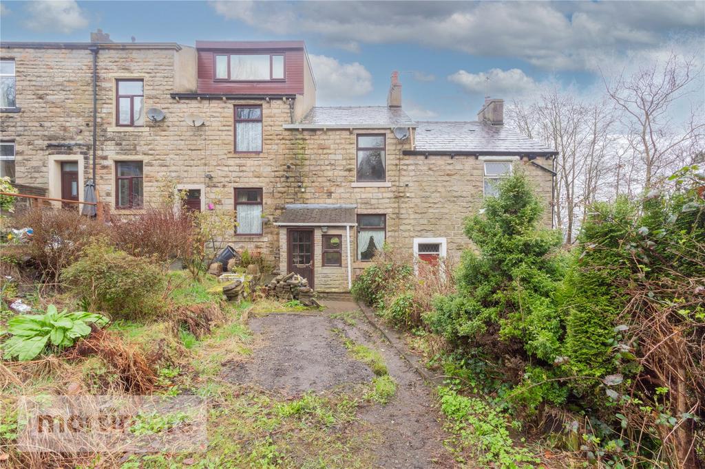 High Street, Accrington, Lancashire, BB5 2 bed terraced house - £80,000