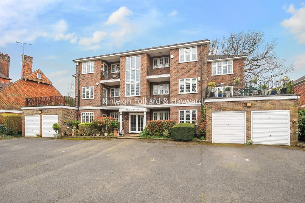 St Pauls Cray Road, Chislehurst 2 bed flat - £427,500