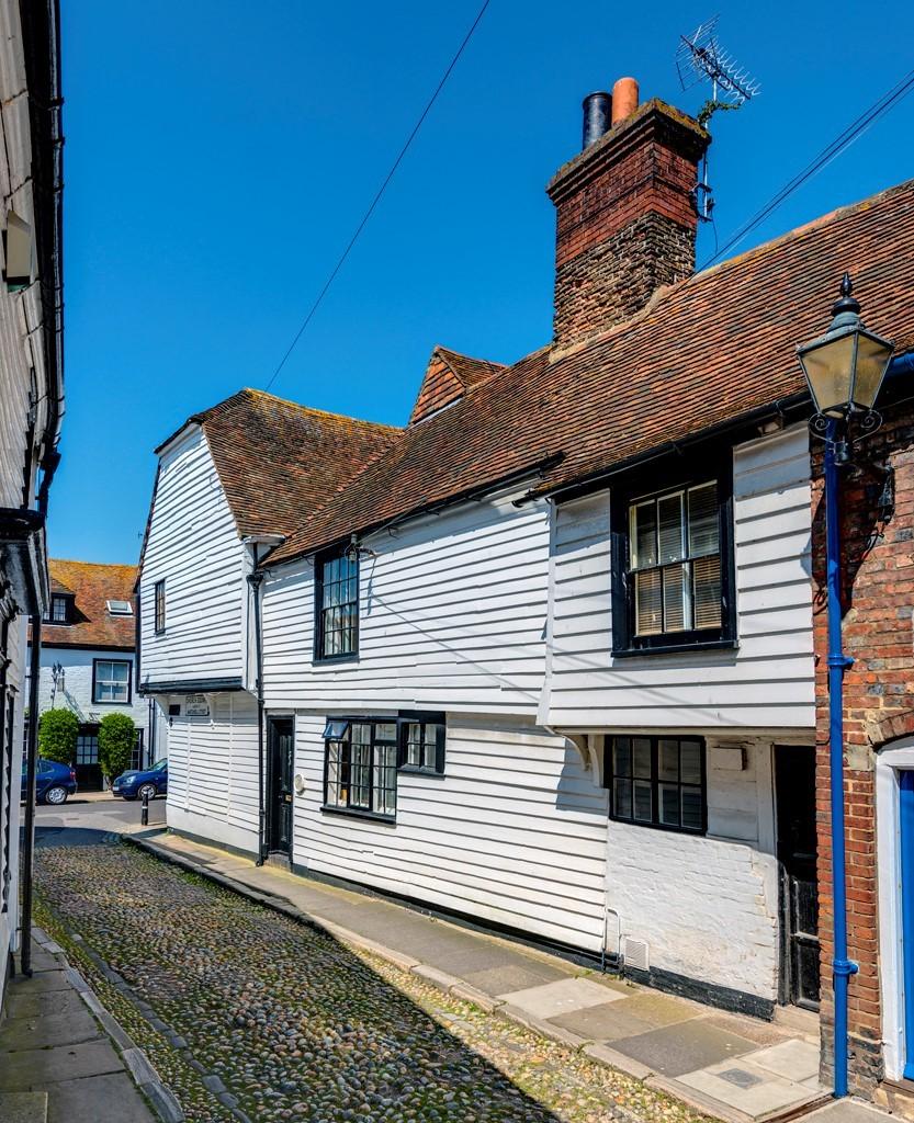 Church Square, Rye, East Sussex TN31 7LA 2 bed cottage - £499,999