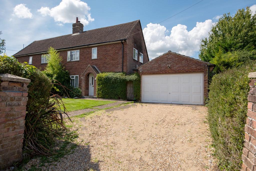 Link Road, Kingsclere, Newbury, RG20 3 bed semi-detached house for sale ...