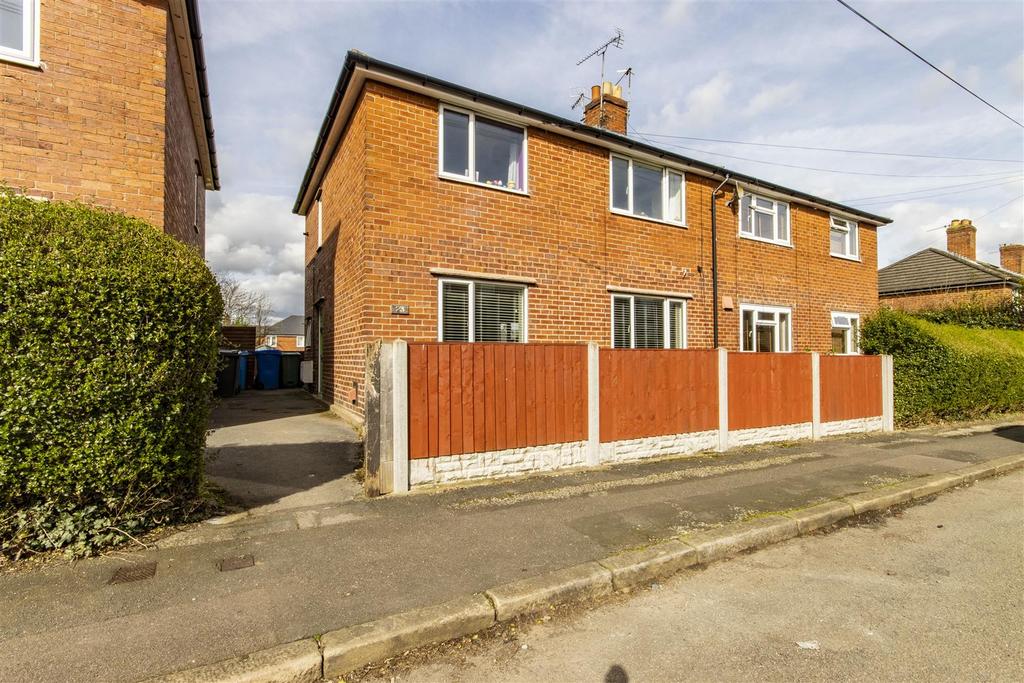 Tapton View Road, Chesterfield 3 bed semi-detached house - £180,000