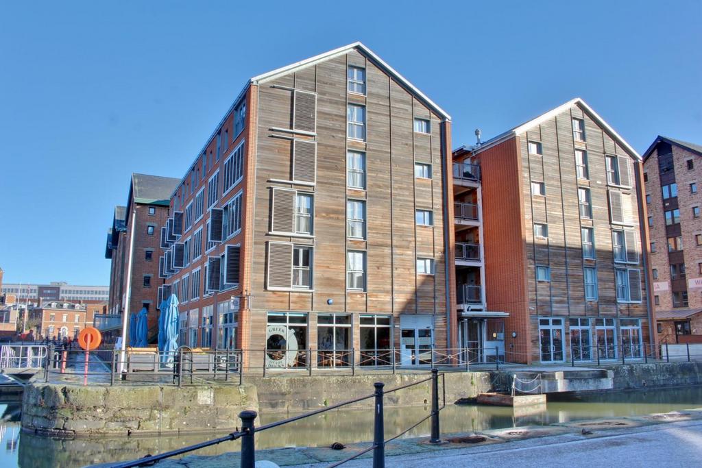 Merchants Quay, The Docks, Gloucester 1 bed apartment - £850 pcm (£196 pw)