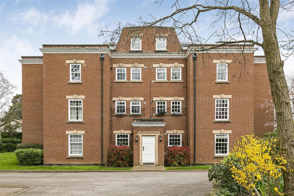 Stephen Neville Court, Saffron Walden... 2 bed apartment - £285,000