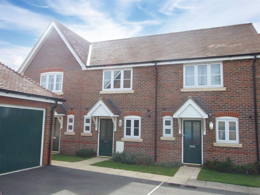 Letts Green, Woodley, Berkshire, RG5 2 bed terraced house - £1,600 pcm ...