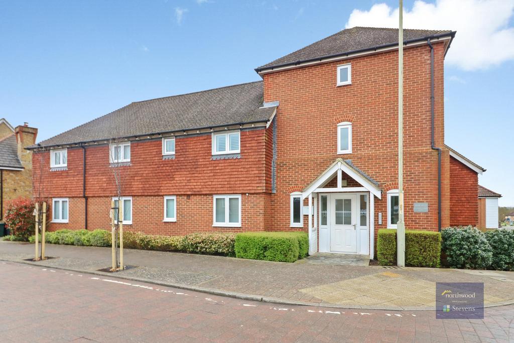 Running Foxes Lane, Singleton... 2 bed flat - £230,000