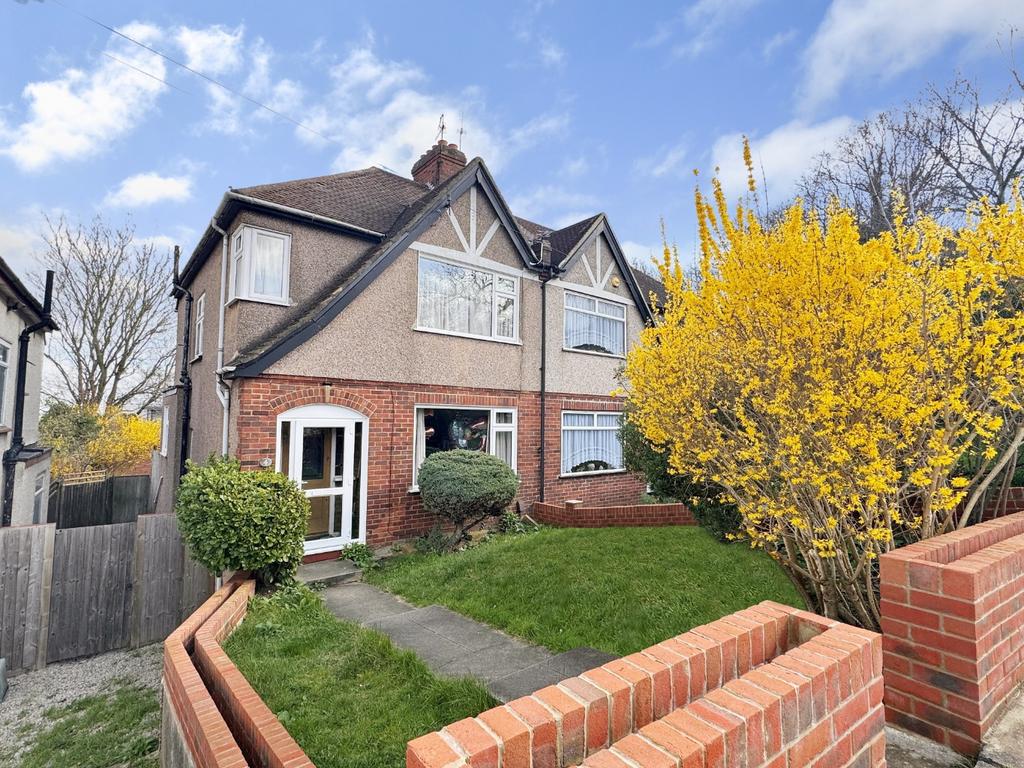 Brinklow Crescent, Shooters Hill, London, SE18 3BP 3 bed semi-detached ...