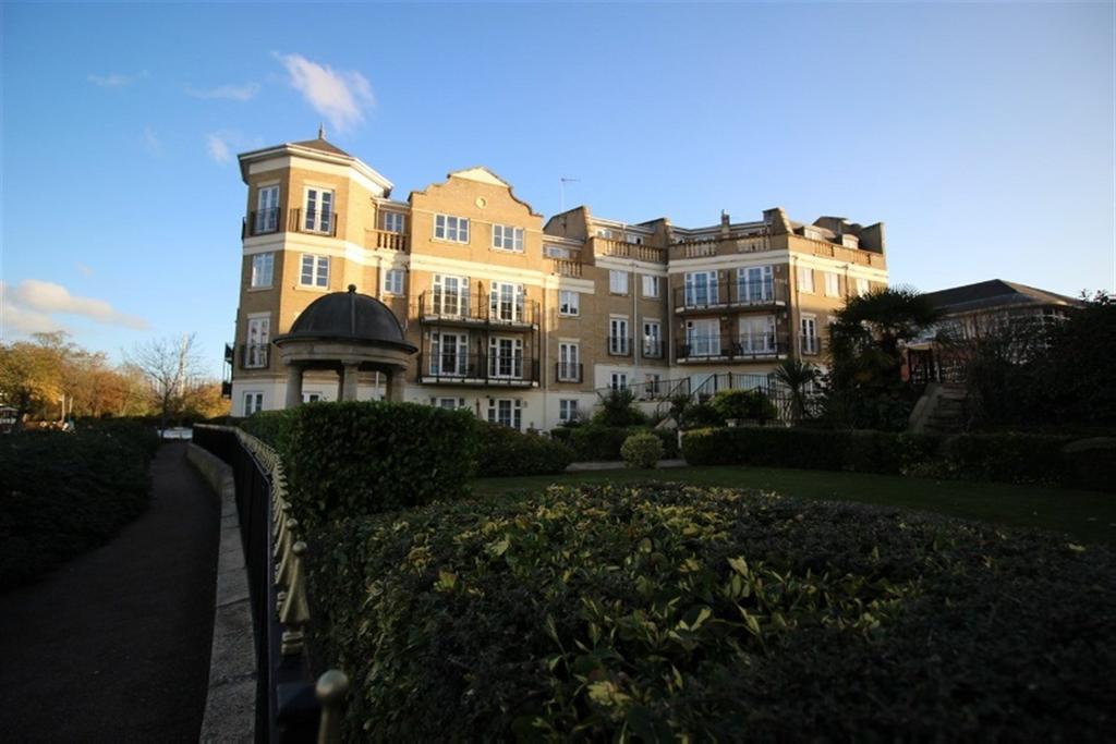 Regents Riverside, De Montfort Road... 2 bed apartment - £1,650 pcm (£ ...
