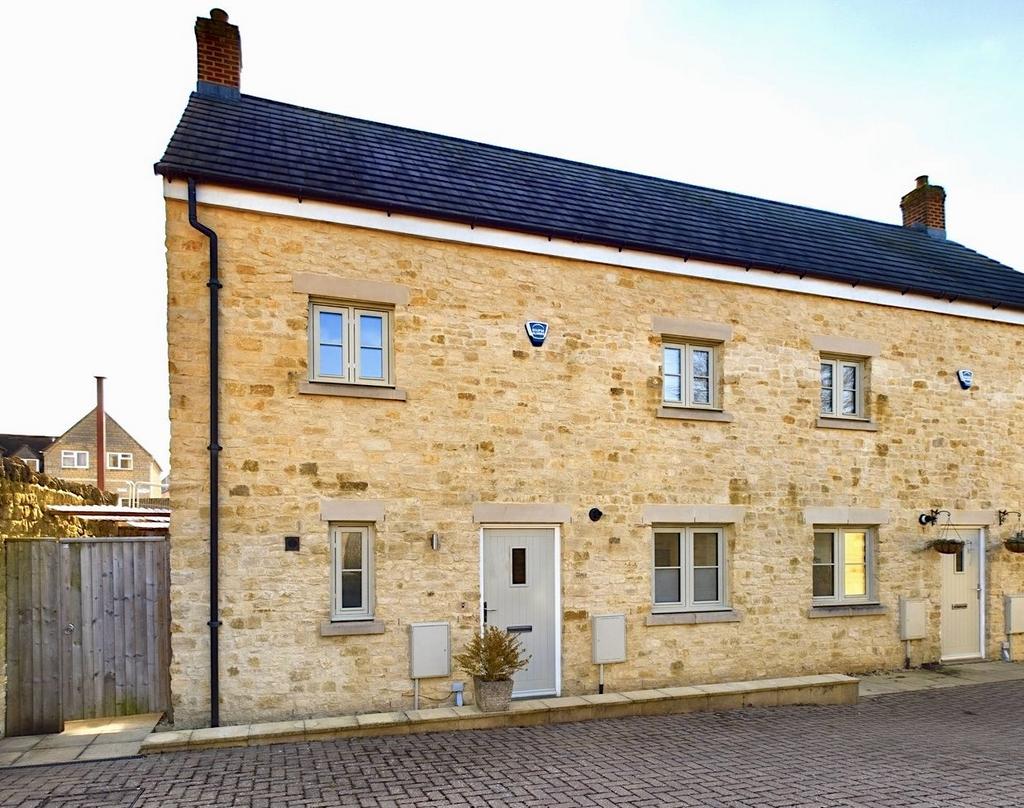 Chipping Norton OX7 3 bed semi-detached house - £450,000