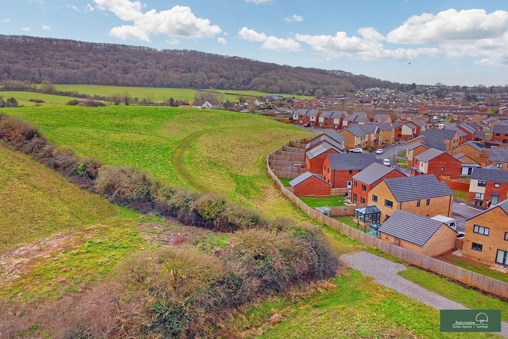 Weston-Super-Mare BS24 4 bed detached house - £400,000
