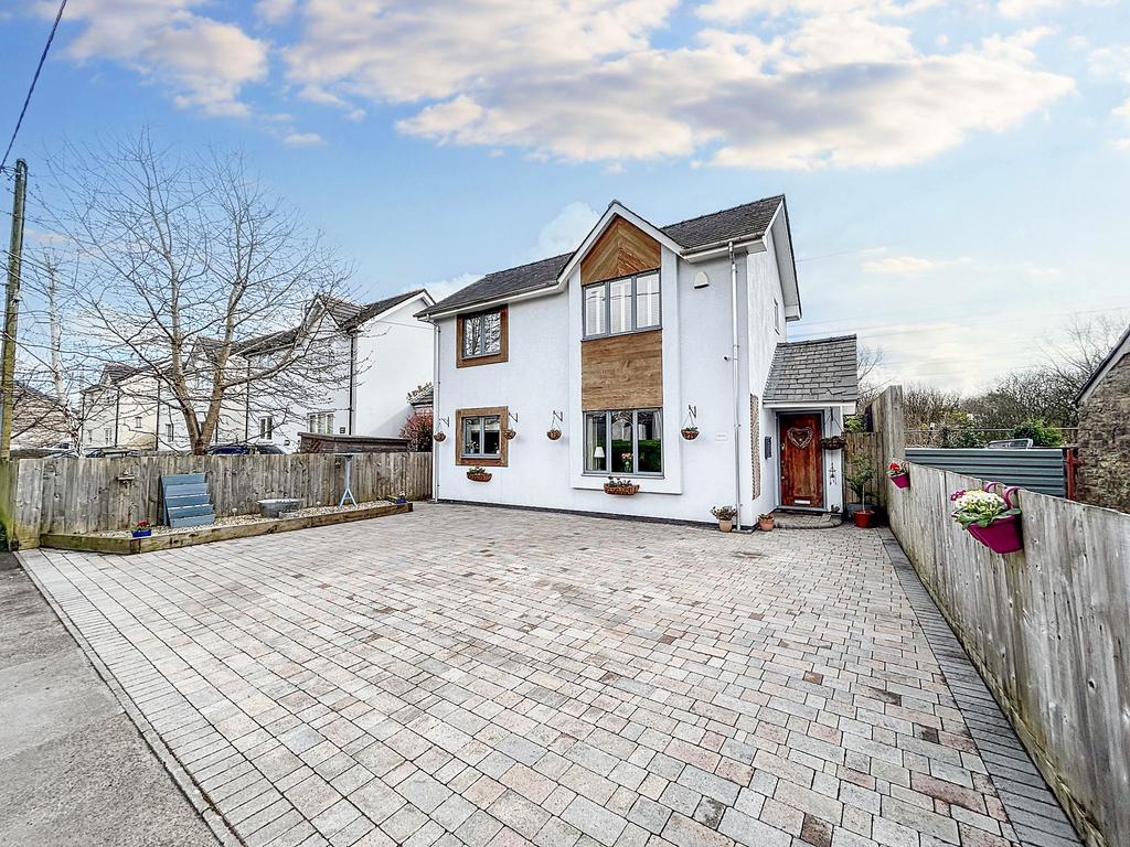 West End, Magor, NP26 3 bed detached house - £280,000