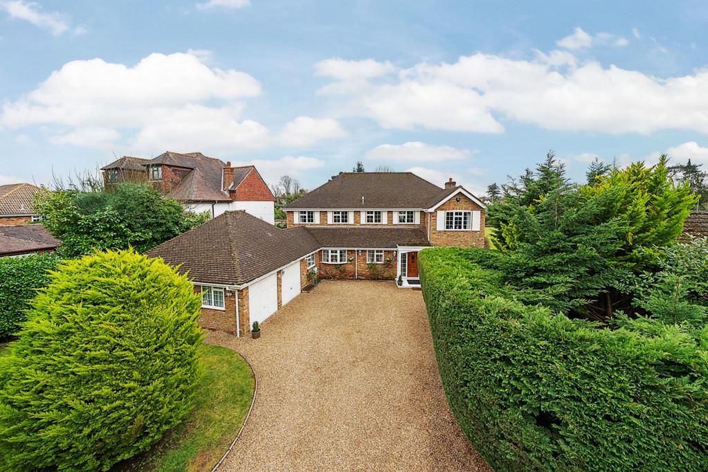 Maltmans Lane, Gerrards Cross 5 bed detached house - £1,650,000