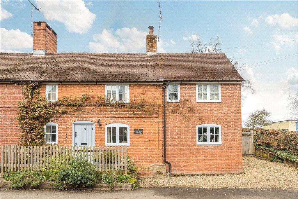 Newton Lane, Whiteparish, Salisbury... 3 bed semi-detached house - £500,000