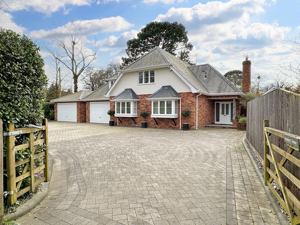 Lime Walk, Dibden Purlieu, SO45 5 bed detached house - £1,015,000