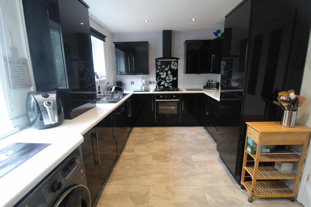 Sunfield, Romiley 4 bed terraced house - £255,000