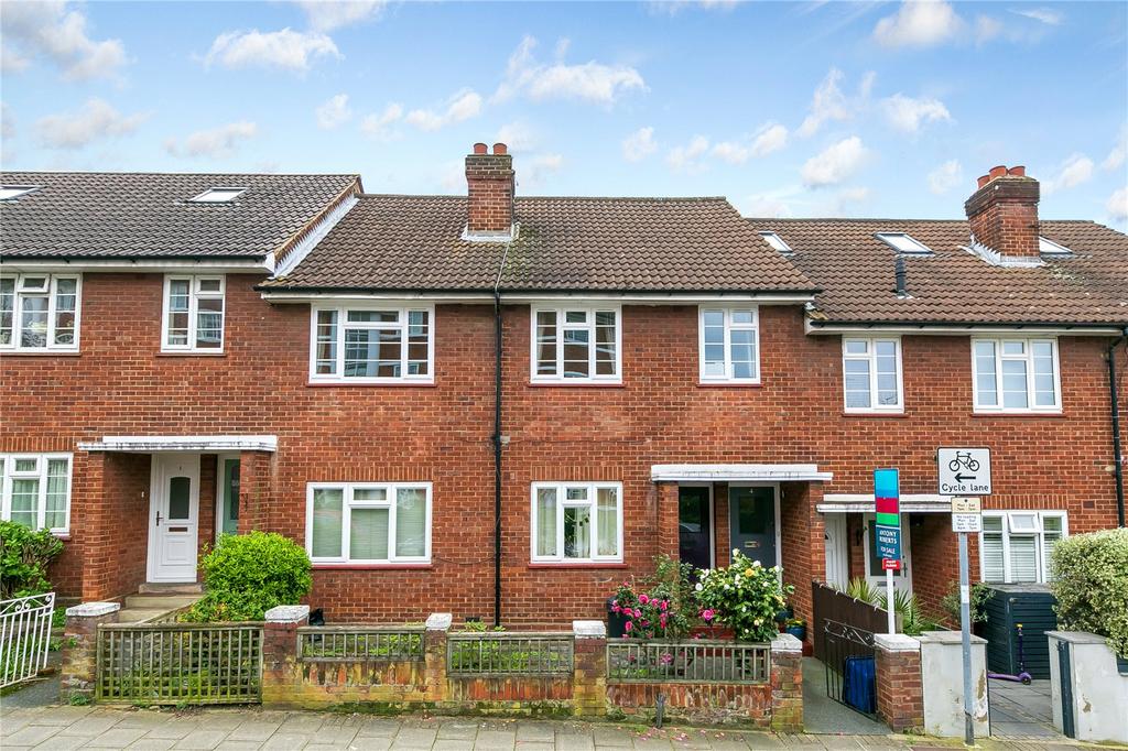 Derby Road, East Sheen, SW14 2 bed maisonette - £475,000