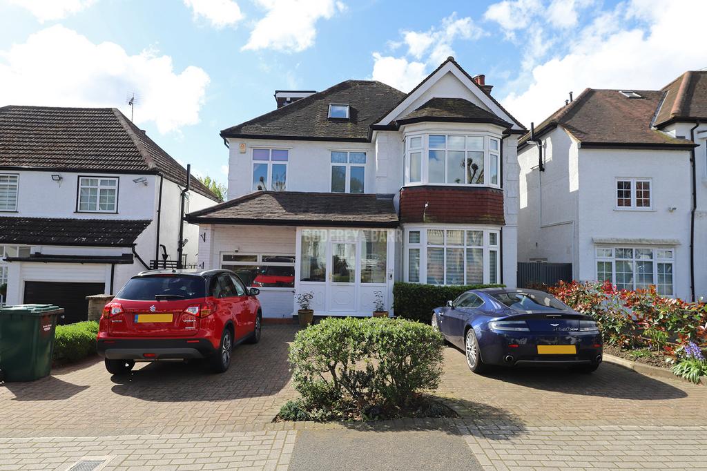 Finchley N3 4 bed detached house - £1,850,000