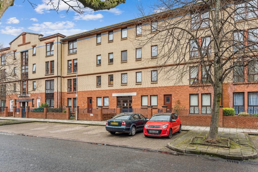 Cromwell Street, Flat 1/2, North... 2 bed flat - £159,000