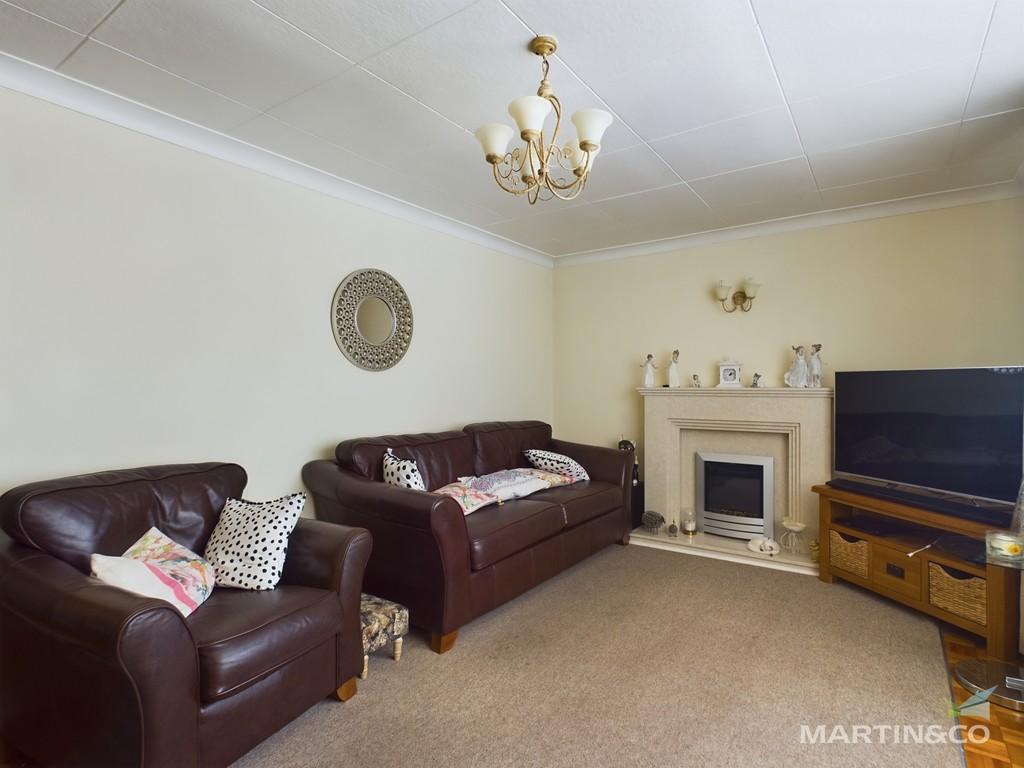 Kings Rd, Wirral CH63 3 bed semi-detached house - £250,000