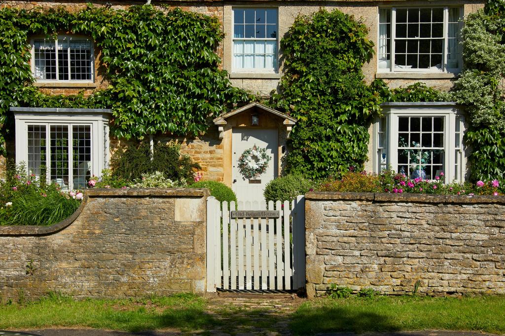 The Green, Kingham, Oxfordshire, OX7 6 bed detached house - £3,750,000