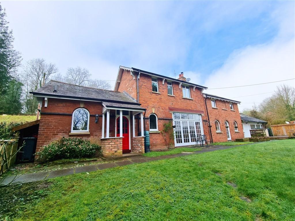 Dilwyn, Hereford, HR4 8HW 4 bed detached house for sale - £549,950