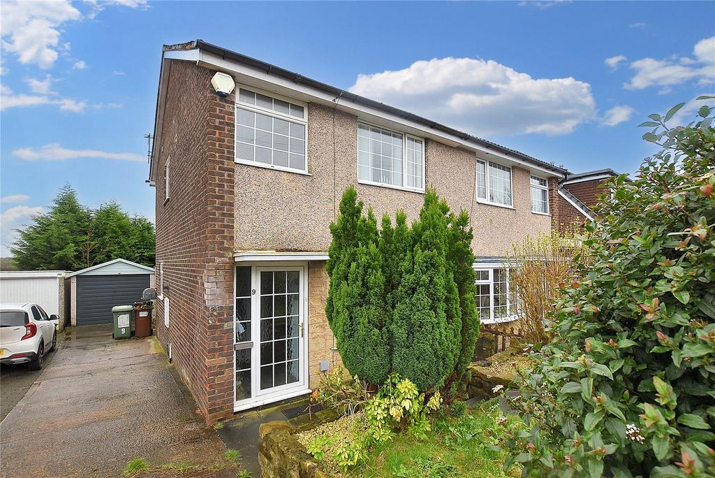 Highlea Close, Yeadon, Leeds, West... 3 bed semi-detached house - £230,000