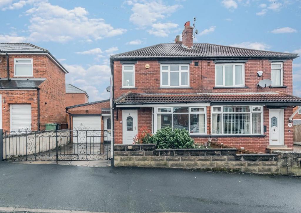 Kirkdale Mount Lower Wortley Leeds 3 Bed Semi Detached House For Sale