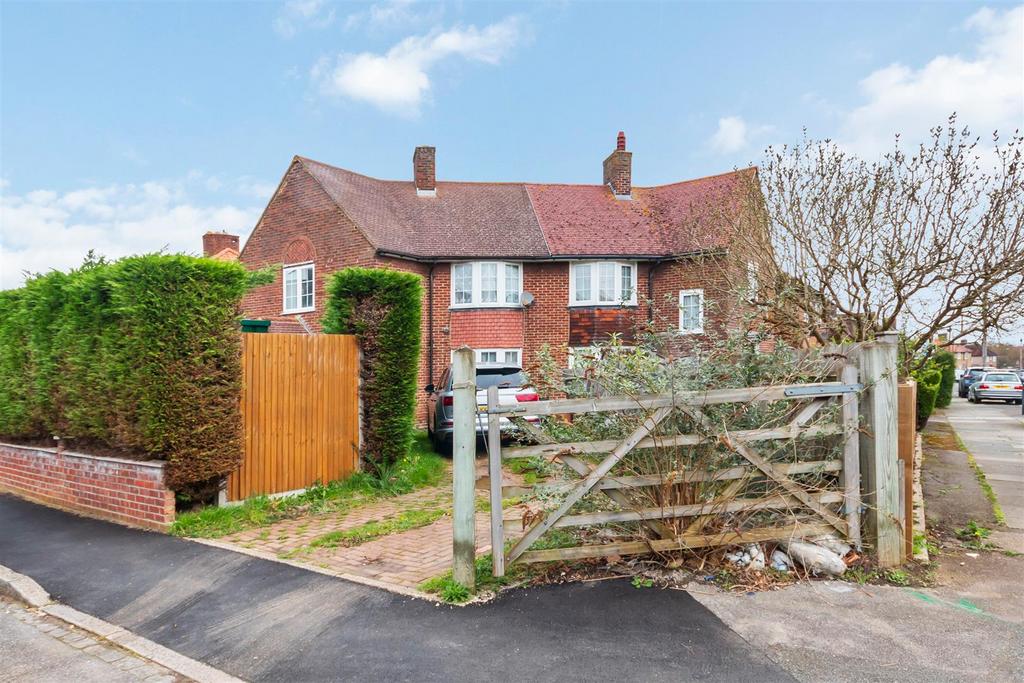 Evesham Road, Morden SM4 3 bed semi-detached house for sale - £485,000