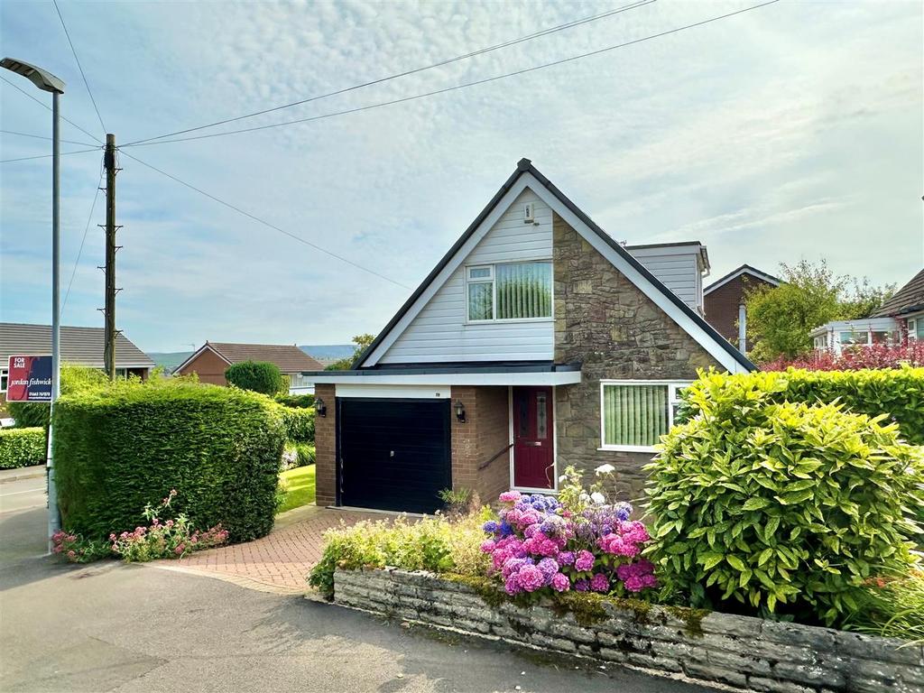 Counting House Road, Disley, Stockport 3 bed detached house - £375,000