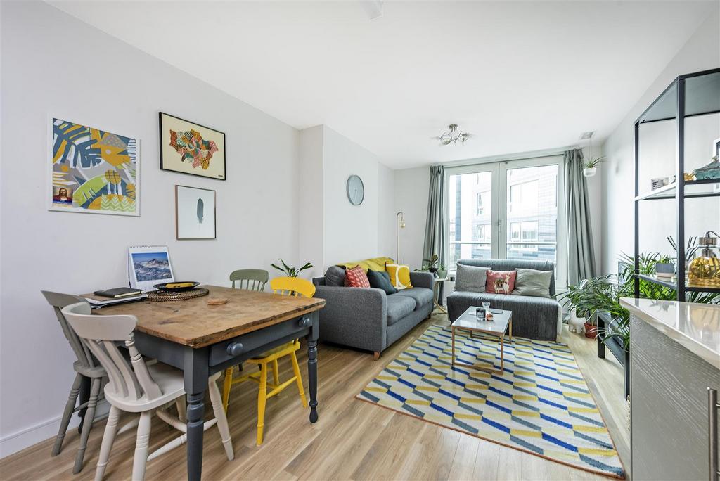 1 Salamanca Place, Vauxhall, London, SE1 1 bed flat - £450,000