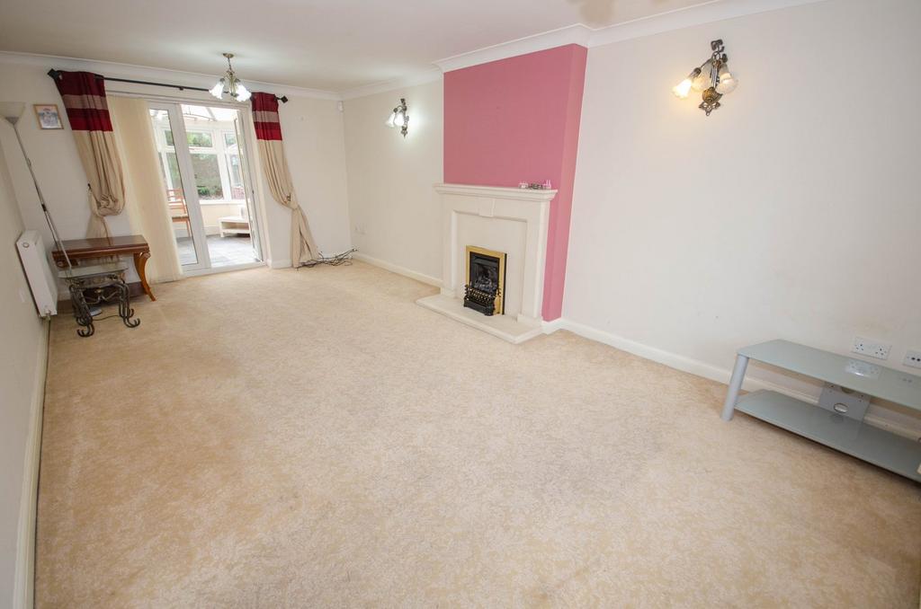 Shearwater Drive, Coton Park, Rugby, CV23 5 bed detached house for sale ...