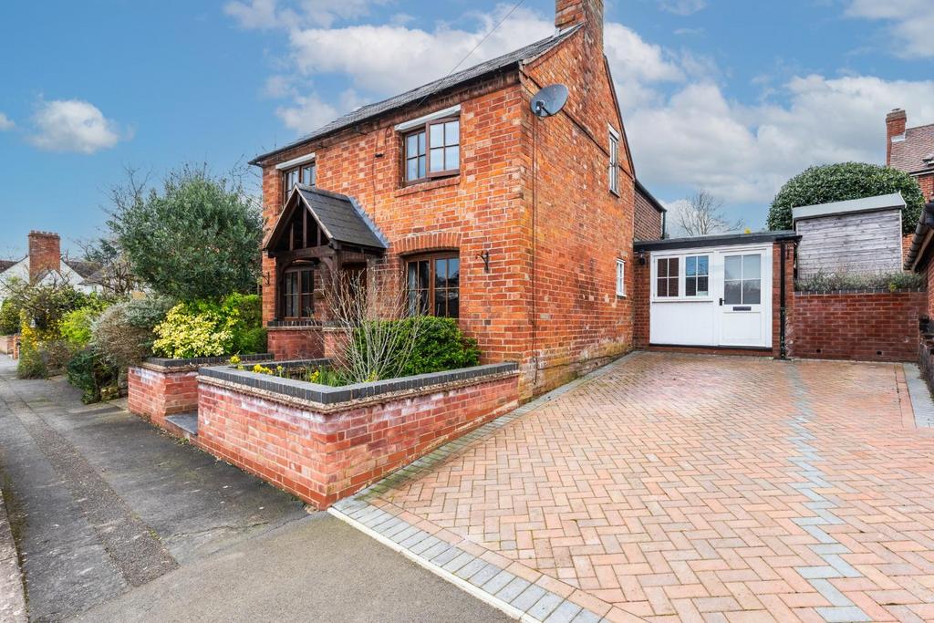 Ashorne, Warwick 3 bed cottage - £495,000