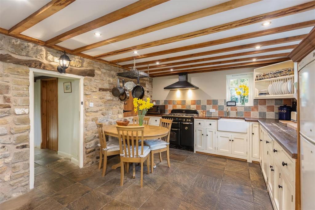 Main Street, York YO62 4 bed cottage for sale - £575,000