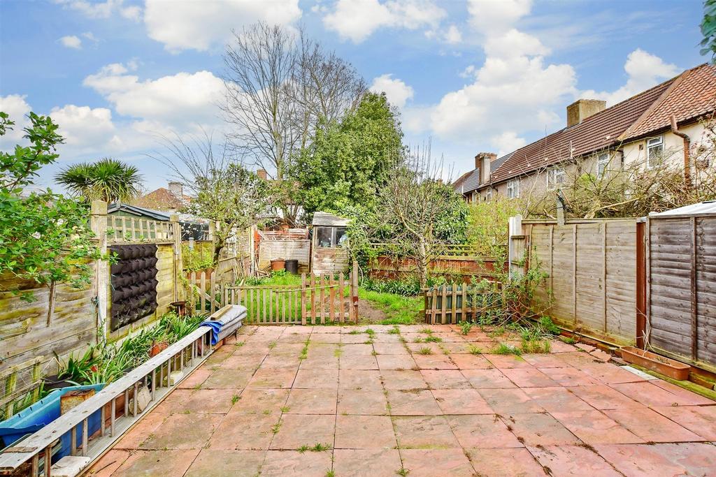 Stevens Road Dagenham Essex 3 Bed Terraced House For Sale £400 000
