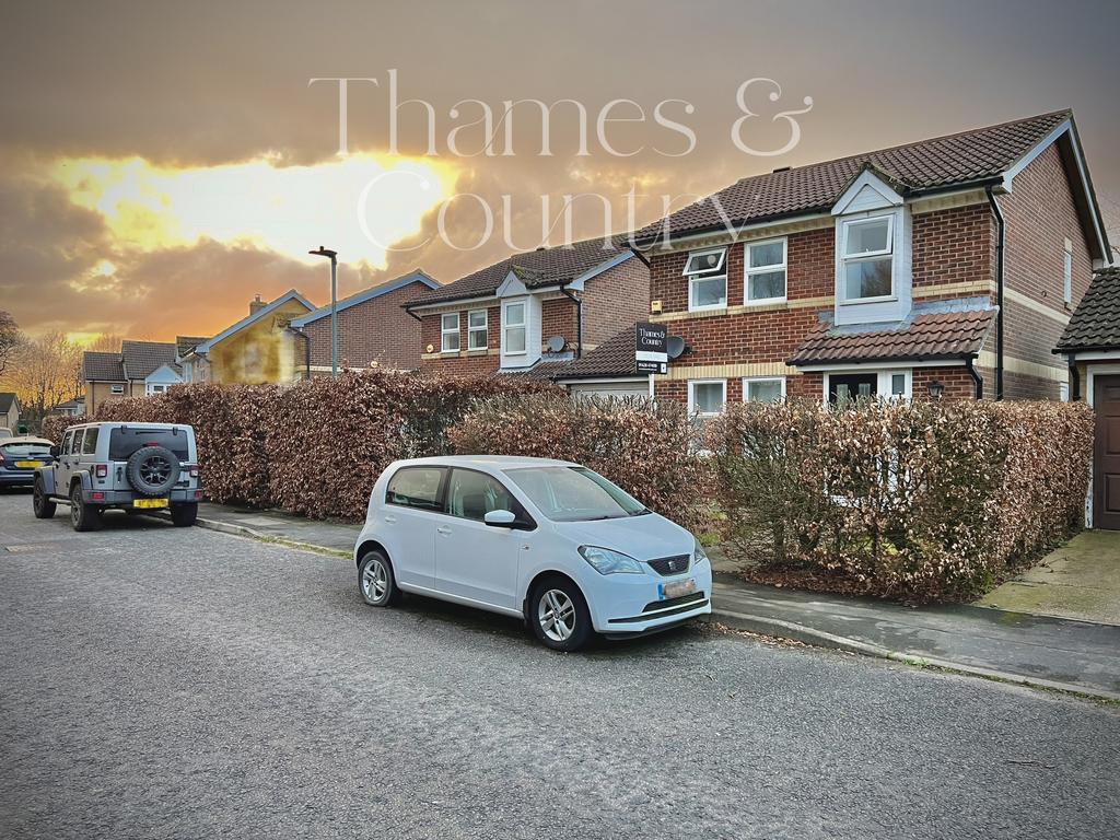 Downley, High Wycombe HP13 3 bed detached house - £500,000
