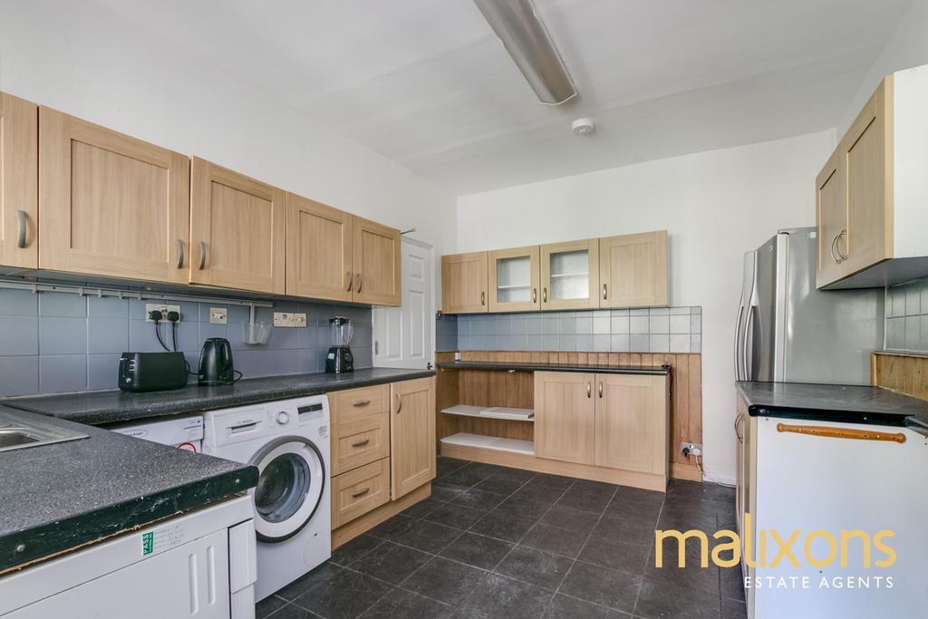 London SW17 3 bed semi-detached house - £650,000