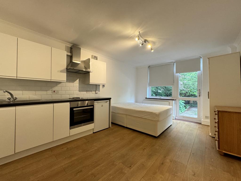 Manstone Road, London NW2 Studio - £1,018 pcm (£235 pw)