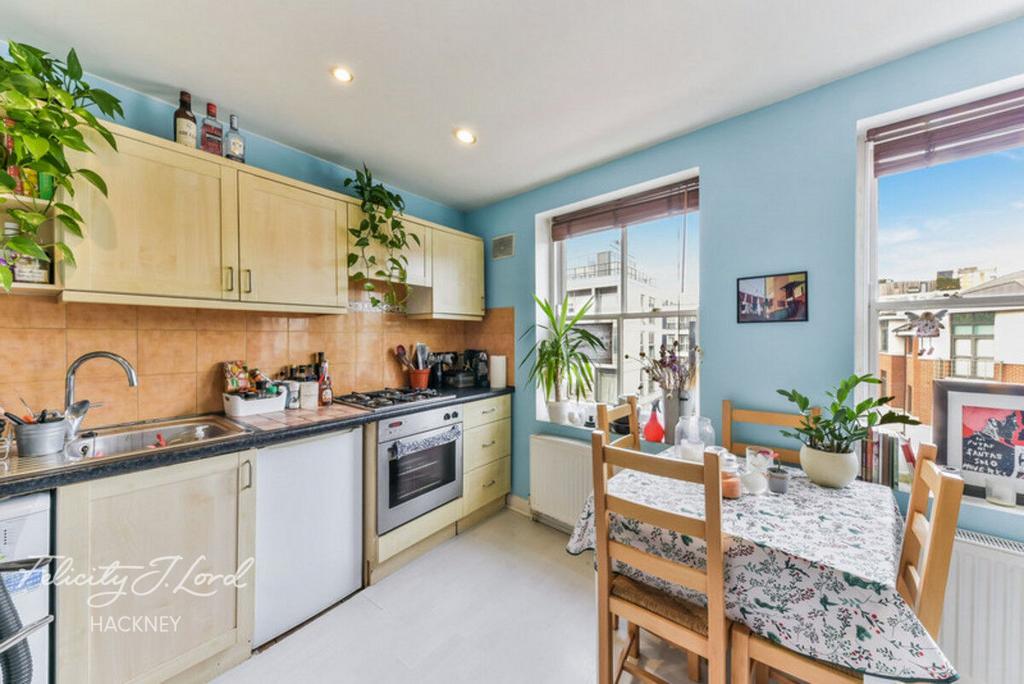 Mare Street, Hackney, E8 1 bed flat - £300,000